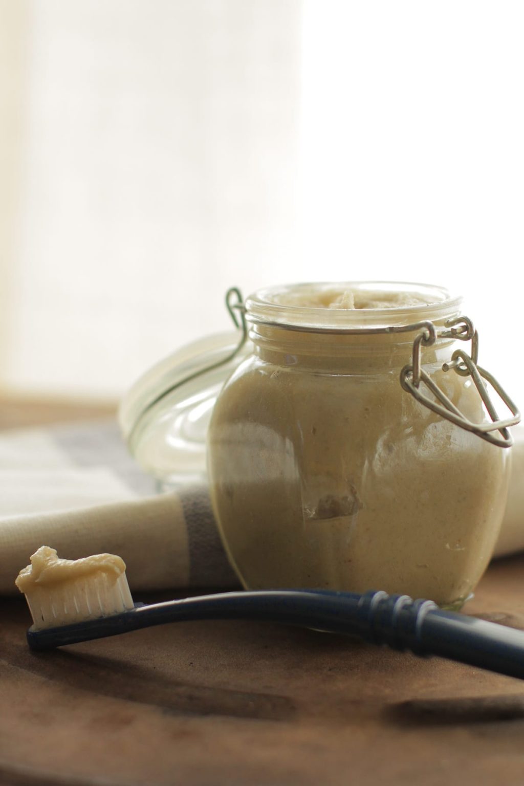 Simple Homemade Peppermint Toothpaste - Live Simply