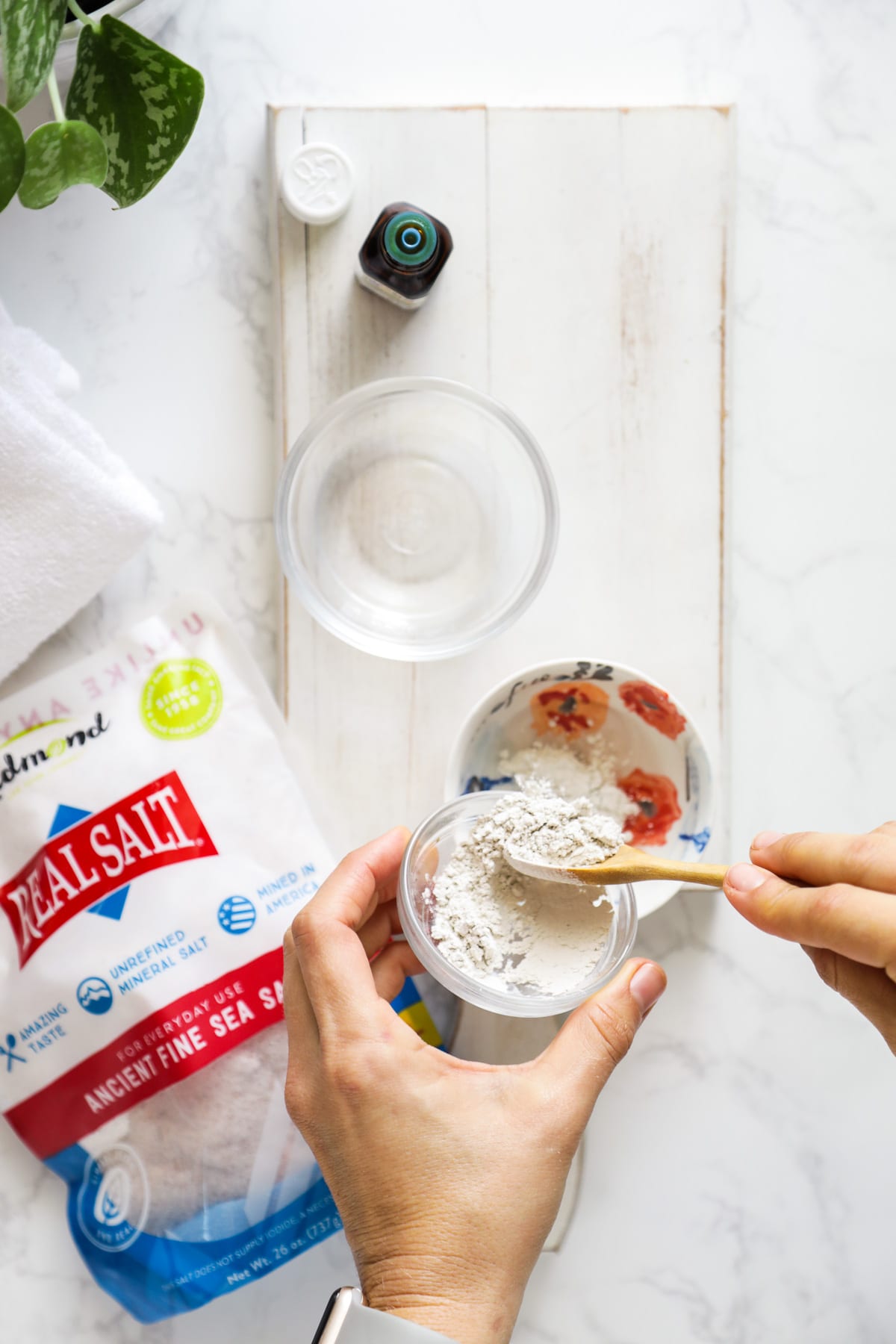 Minty Homemade Toothpaste - Live Simply