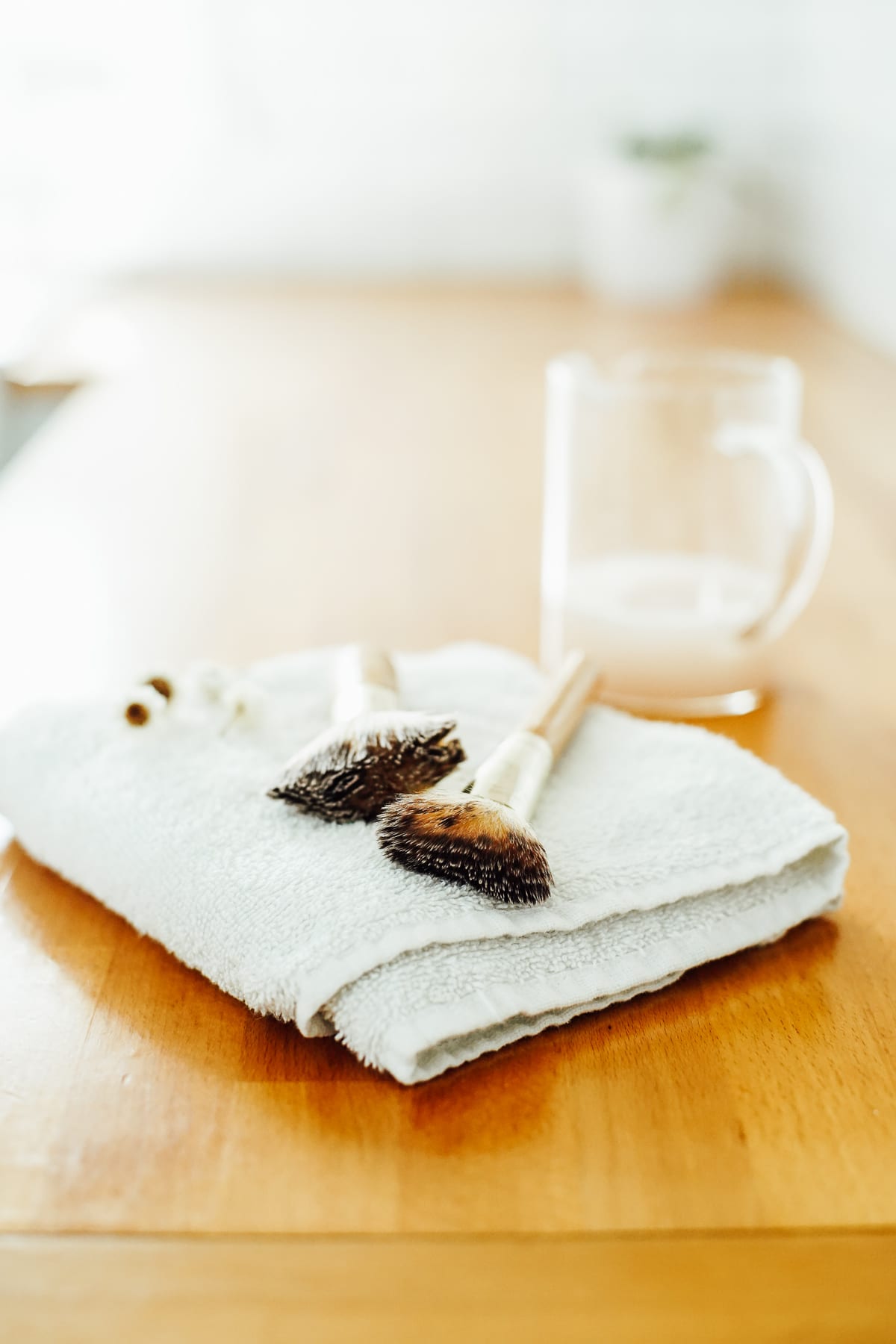The Best Way to Clean Makeup Brushes + DIY Recipe - Live Simply