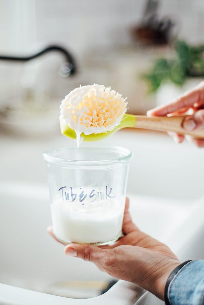 How to Make The Best Non-Toxic Natural Bathroom Cleaners - Live Simply