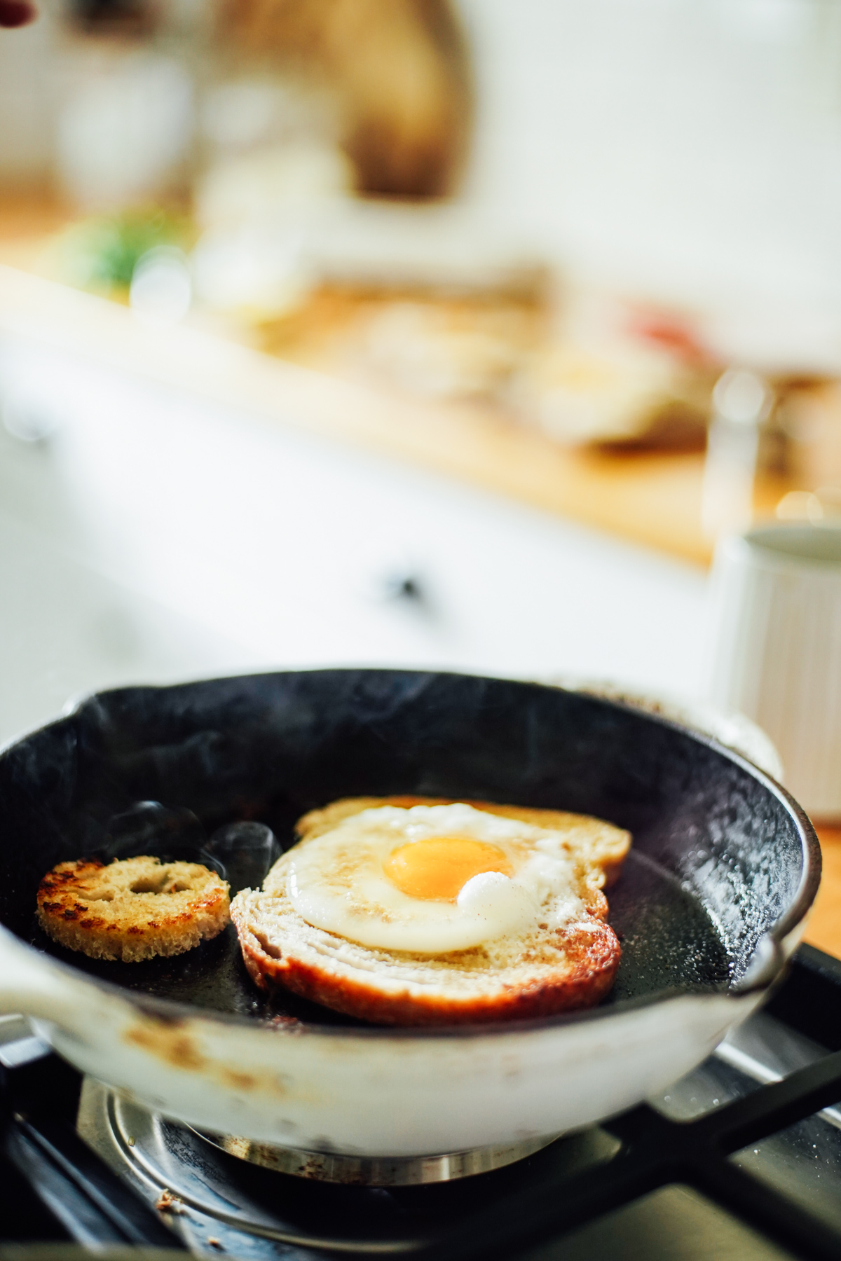 How to Make Eggs in a Basket Recipe (Like Cracker Barrel) - Live Simply